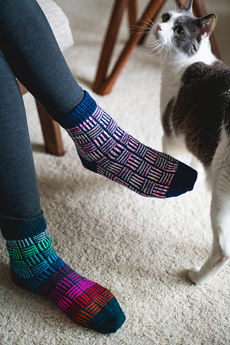 Ravelry: Tally Alley Socks pattern by Michele Frazzetta