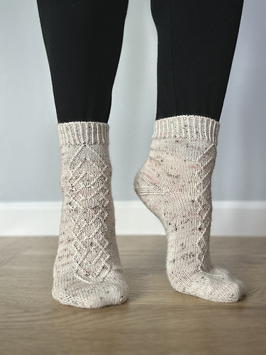 Ravelry: Prismatic Reflection Socks pattern by Michele Frazzetta