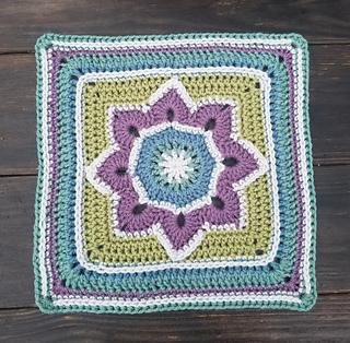 Ravelry: melama02's Eight Pointed Flower