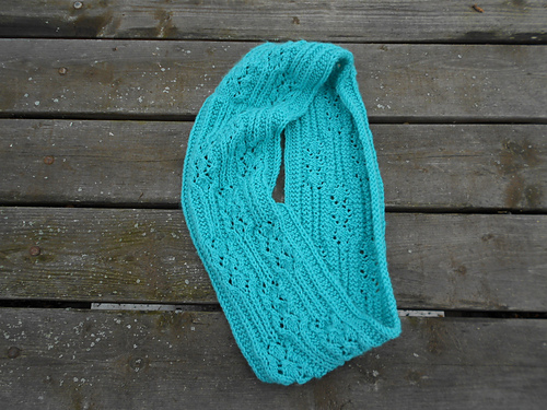 Ravelry: Love Knots Infinity Scarf pattern by Melody Hadley