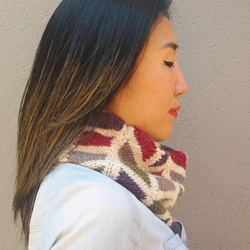 Ravelry: Chevron Cowl pattern by Melissa Alkema