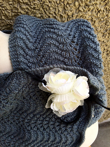 Ravelry: Single Skein Scarflette pattern by Annie Ciszak Pazar