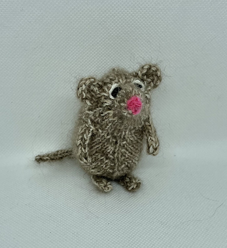 Ravelry: Beginner Mouse pattern by CB McQueen
