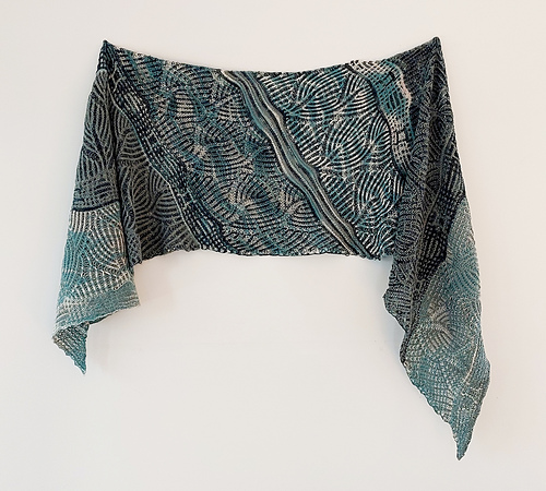 Ravelry: Gem Moon pattern by Lesley Anne Robinson