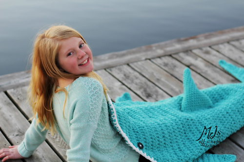 Ravelry: Soft & Cozy Dolphin Blanket pattern by MJ's Off The Hook Designs
