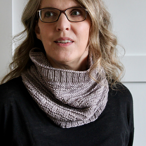 Ravelry: Square Basket Cowl pattern by Michelle Krause