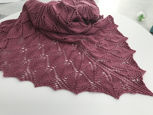 Ravelry: b33-2 Golden Slumber pattern by DROPS design
