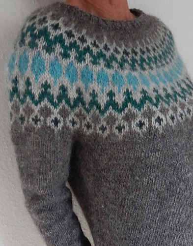 Ravelry: Treysta pattern by Jennifer Steingass