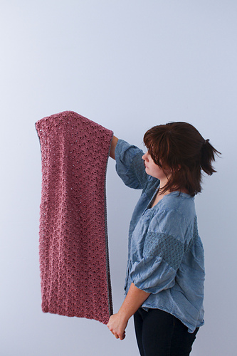 Ravelry: Big Crochet Shell Stitch Infinity scarf pattern by Mindy Waters