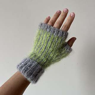 Ravelry: Groove Warmers pattern by Kait (minigru.studios)
