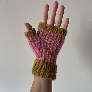 Ravelry: Groove Warmers pattern by Kait (minigru.studios)