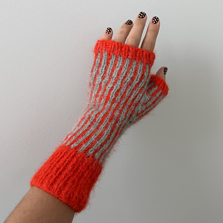 Ravelry: Groove Warmers pattern by Kait (minigru.studios)