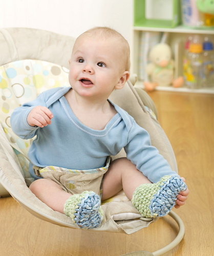 Ravelry: Baby Snug Boots pattern by Linda Cyr