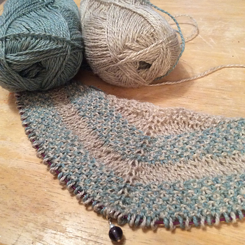 Ravelry: Linen Weave Triangle pattern by Susan Ashcroft
