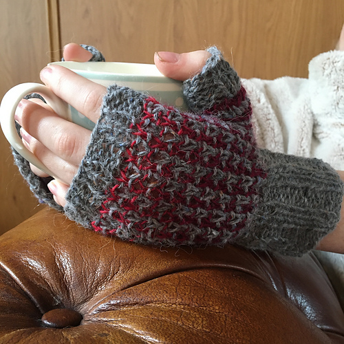 Ravelry: Knitty Bitty mitts pattern by Susan Ashcroft