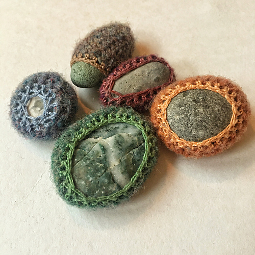 Ravelry: Crocheting around objects pattern by Mirjam Gielen