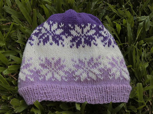 Ravelry: Septemberstjerner Lue | September Star Beanie pattern by MaBe