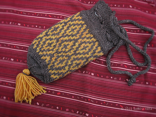 Ravelry: Diamond and Cross Reticule pattern by Kendra Nitta
