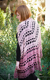 Ravelry: Chal Abanicos pattern by Miss Nal