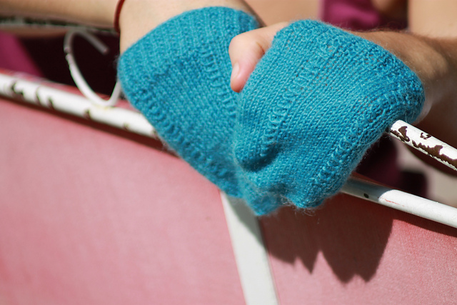 Ravelry: Ladder Line Mitten Covers pattern by Liz Beckwith