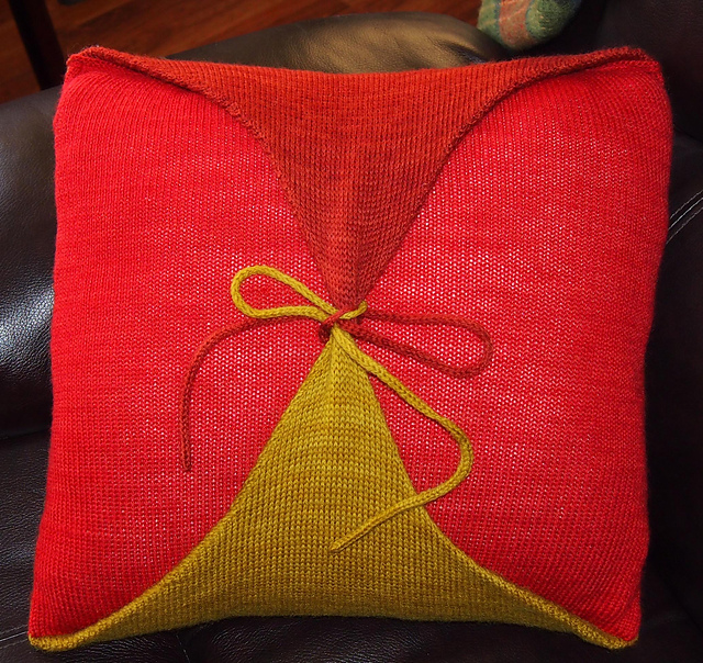 Ravelry: Wrap Pillow pattern by Knitters Edge