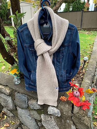 Ravelry: The Wedgewood Scarf pattern by Maria Bruni
