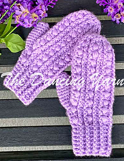 Ravelry: Pebbles in the Stream Mittens pattern by Maria Bruni