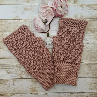Ravelry: Magnolias in the Mist Fingerless Gloves pattern by Maria Bruni