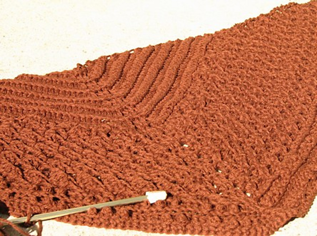 Ravelry: mng's Rustic Craggy Shawl