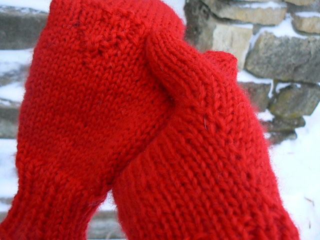 Ravelry: modena's MITTENS RED HEART