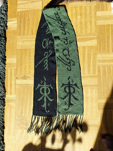 Ravelry: LOTR scarf pattern by knittinglotta