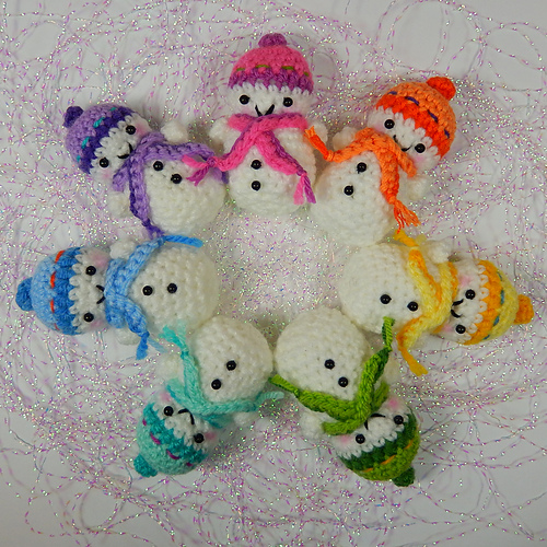 Ravelry: Teeny Tiny Snowmen pattern by Moji-Moji Design