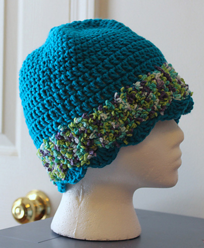 Ravelry: Banded toque with shell edge pattern by Lisa Adcock