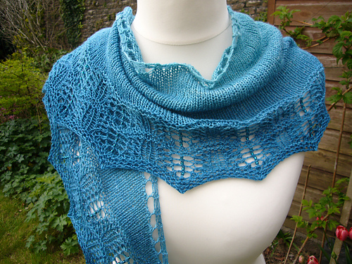 Ravelry: Dancing waves shawl pattern by Helen Kennedy