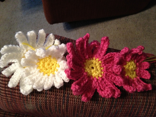 Ravelry: Daisy applique pattern by Maz Kwok