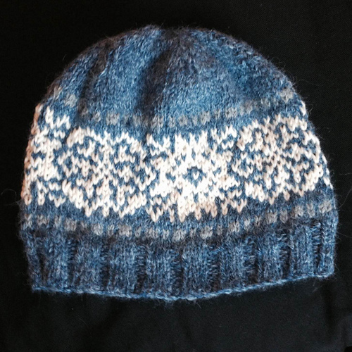 Ravelry: snowflake hat pattern by bunnymuff - Mona Zillah