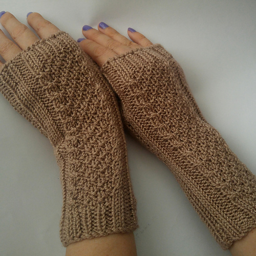 Ravelry: stake and strand pattern by bunnymuff - Mona Zillah