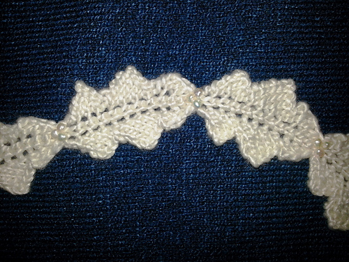 Ravelry: Holly Leaf Garland Scarf pattern by Dianna Repp