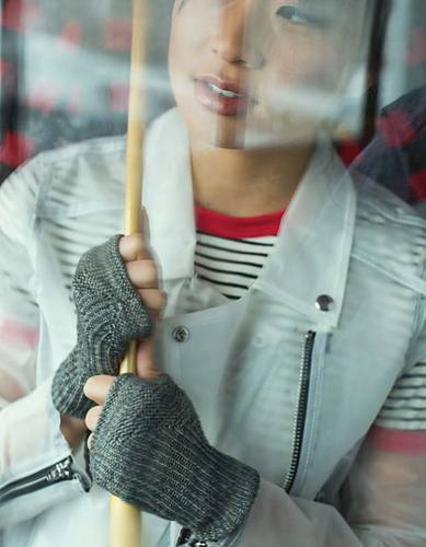 Ravelry: Bay Mitts pattern by Mone Dräger