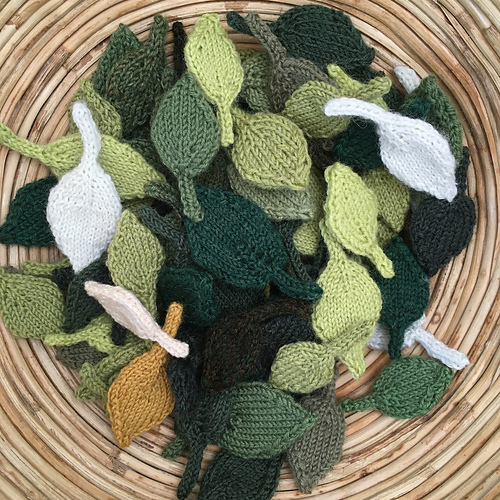 Ravelry: A leaf is a leaf is a leaf pattern by Simone Reuss