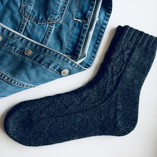 Ravelry: Rubin Socks pattern by Monika Lakt