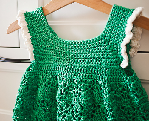 Ravelry: Anneka Dress pattern by Mon Petit Violon