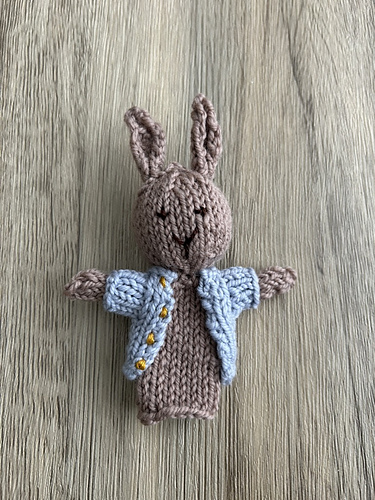 Ravelry: Peter Rabbit Finger Puppets pattern by Meg Roke