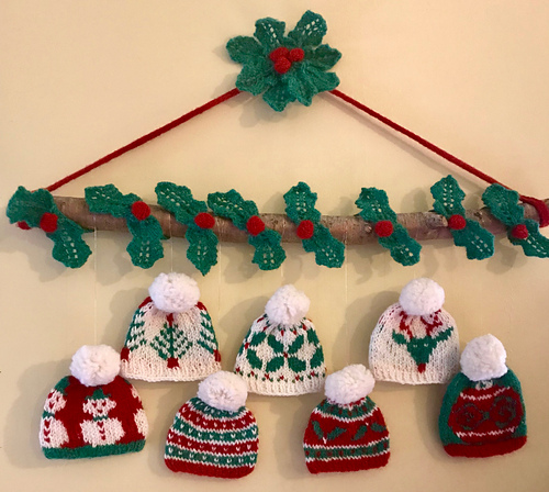 Ravelry: Mini Hats and Holly pattern by Highland Maid Hats - Morven Gabriel