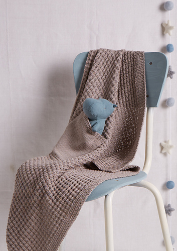 Ravelry: EK10 Toy Pocket Blanket pattern by Erika Knight