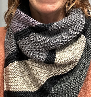 Ravelry: Shifting Northern Lights Cowl pattern by Color Me Happy Fiber ...