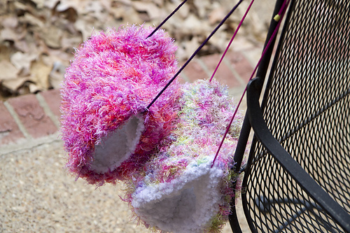 Ravelry: Muffy Hand Muff pattern by jemajo