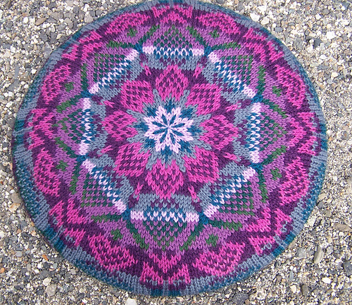 Ravelry: Celtic Thistle Tam pattern by Donna Ritchie