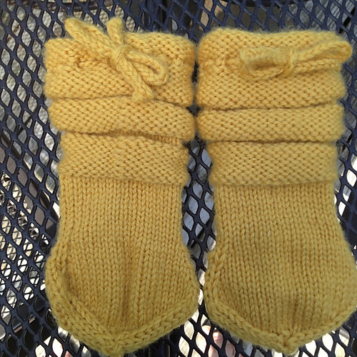 Ravelry: My Duck Socks pattern by Elaine Anderson