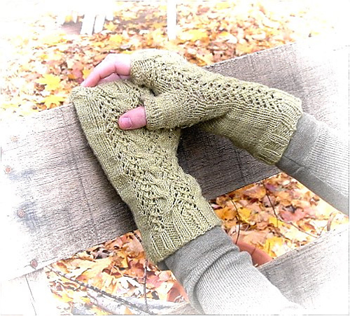 Ravelry: Merletto Mitts pattern by Jody McKinley